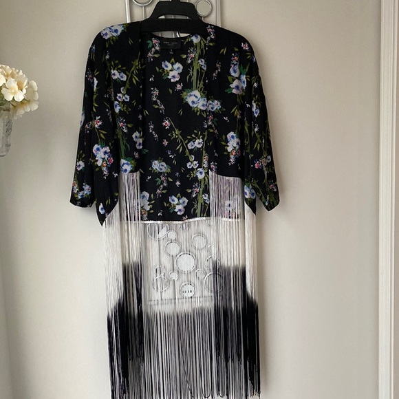 Romeo & Juliet Couture | Sweaters | Flower Fringe Duster | Poshmark
